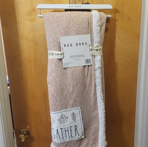 Rae Dunn | Bedding | Nwt Rae Dunn 5 X 70 Sherpa Throw | Poshmark